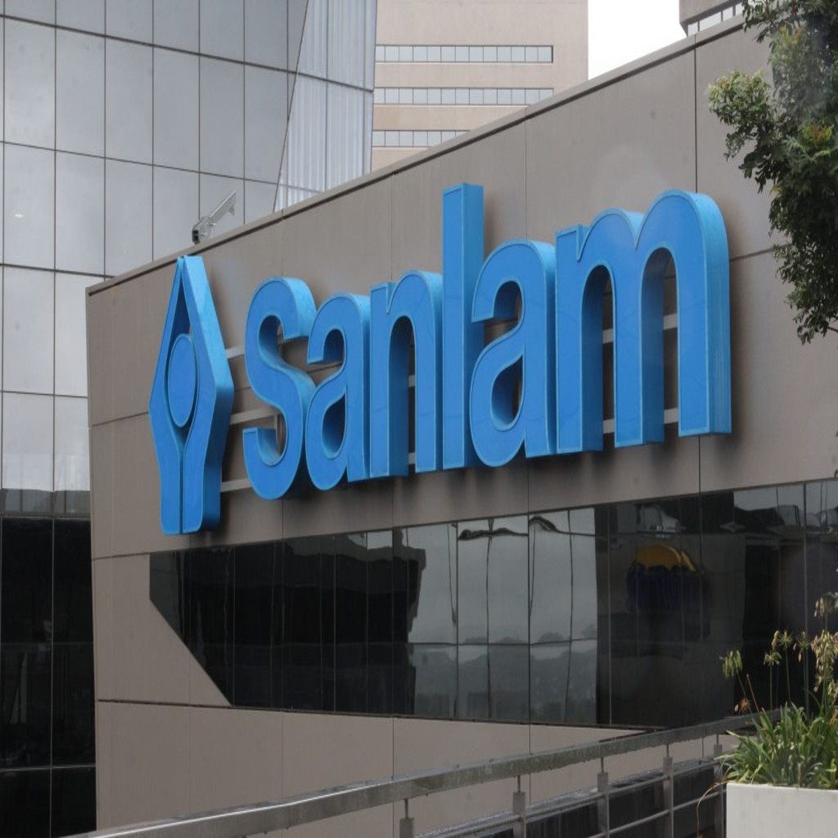 Sanlam Bursaries and Funding for Undergraduates 2025